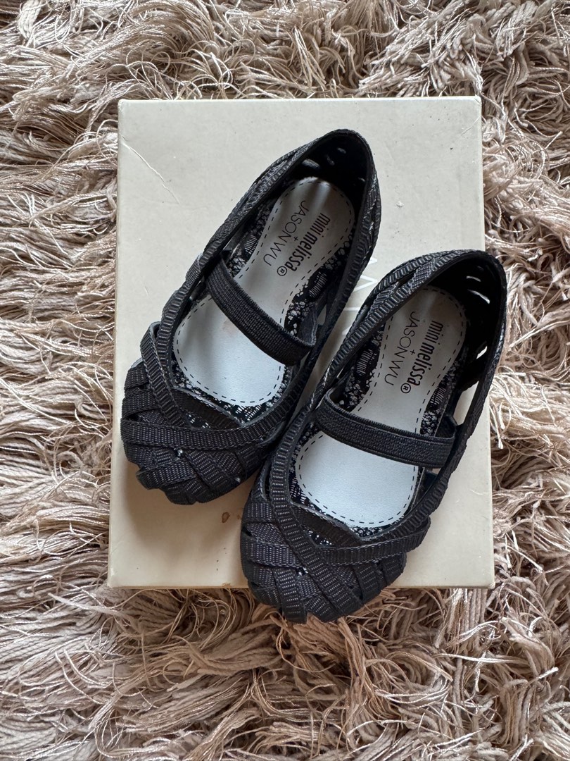 Mini melissa us7, Babies & Kids, Babies & Kids Fashion on Carousell