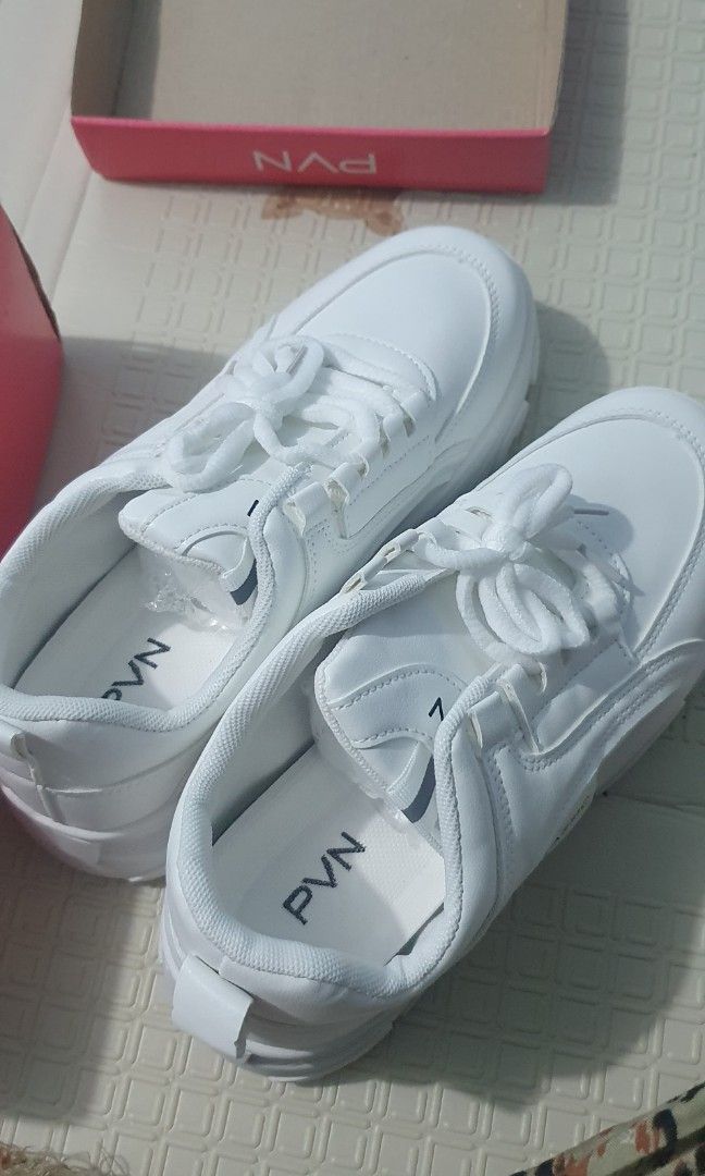FREEONG NEW Sepatu PVN YERI 41(6) putih, Fesyen Wanita, Sepatu di Carousell