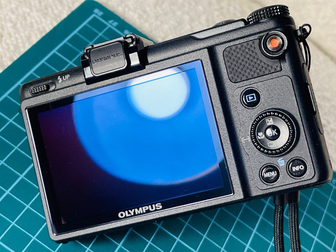 Olympus XZ-1 CCD Compact, Photography, Cameras on Carousell
