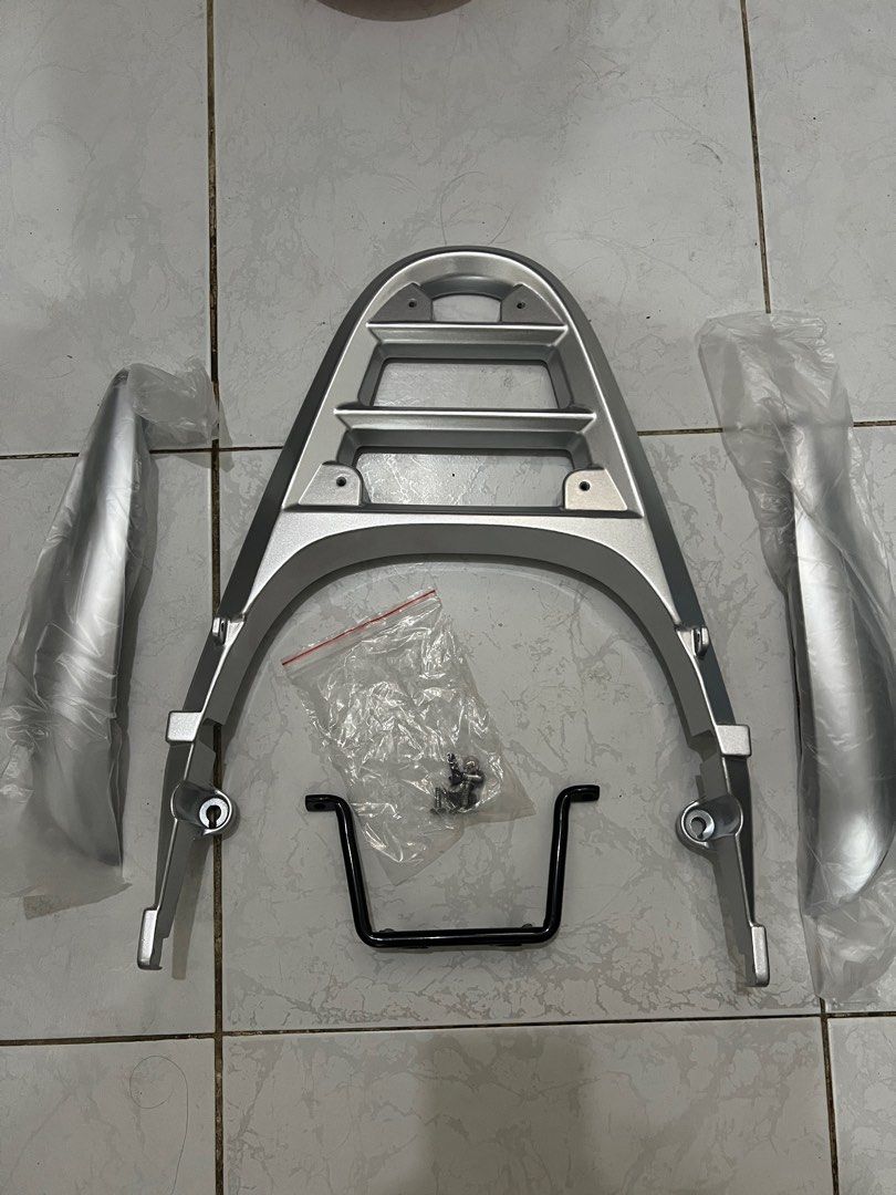 Original Kymco Like 125 Topbox Bracket, Motorbikes, Motorbike Parts ...