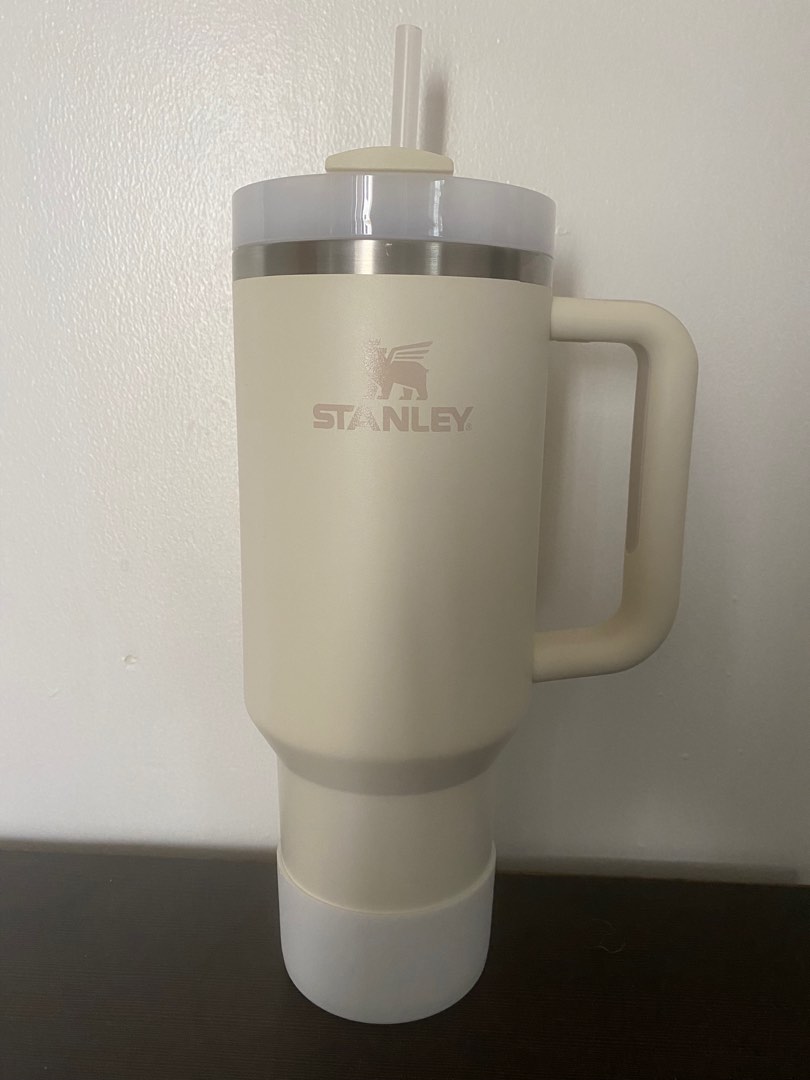 ORIGINAL STANLEY 40oz with straw, Furniture & Home Living, Kitchenware ...