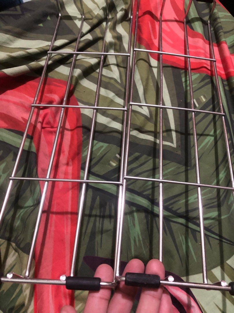 Pair Of Metal Grill Racks Hobbies And Toys Stationary And Craft Craft Supplies And Tools On Carousell