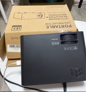 Portable projector Fujitsu, TV & Home Appliances, TV & Entertainment ...