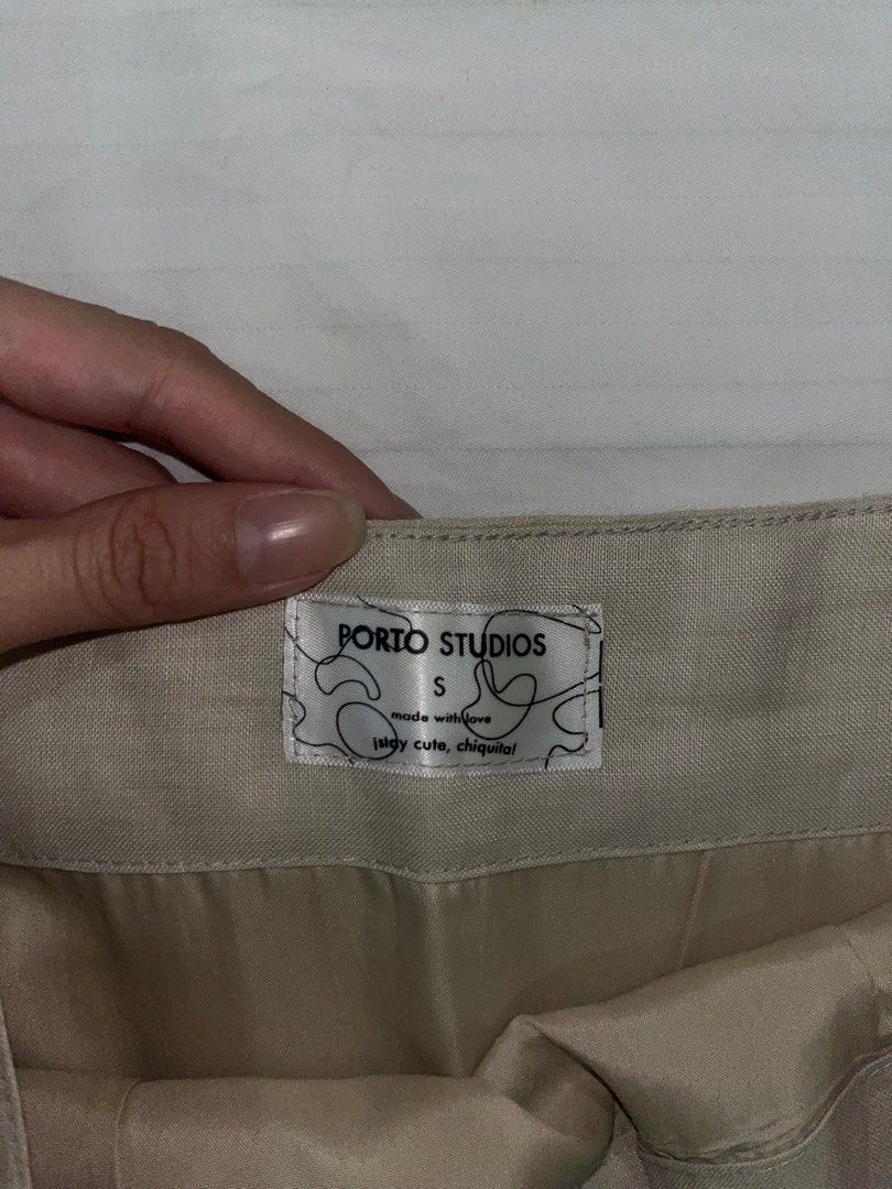 Porto Studios Linen halter top, Women's Fashion, Tops, Others Tops on Carousell