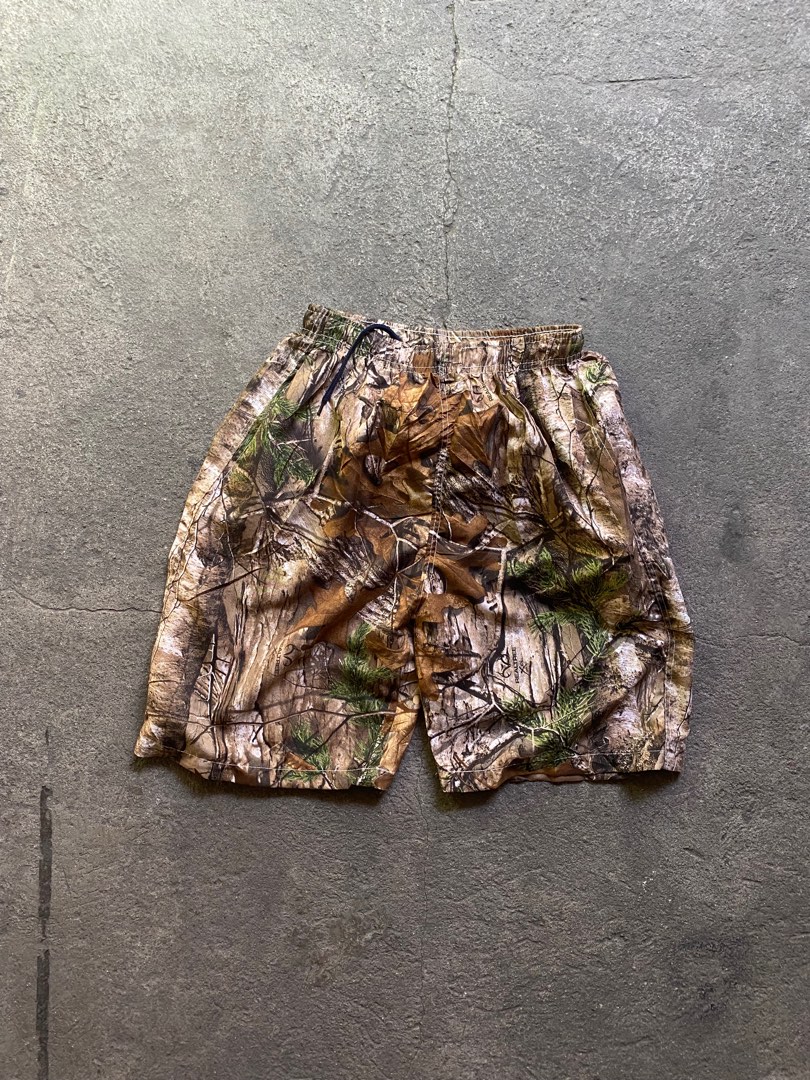 REALTREE SHORT, Men's Fashion, Bottoms, Shorts on Carousell