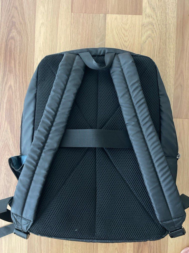 Samsonite Varsity backpack computer, Men's Fashion, Bags, Backpacks on ...