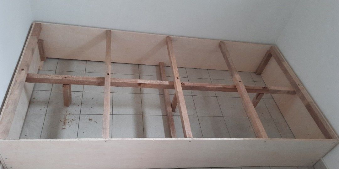 Shelf making,Door install,partition install,bed making,Toilet hacking ...