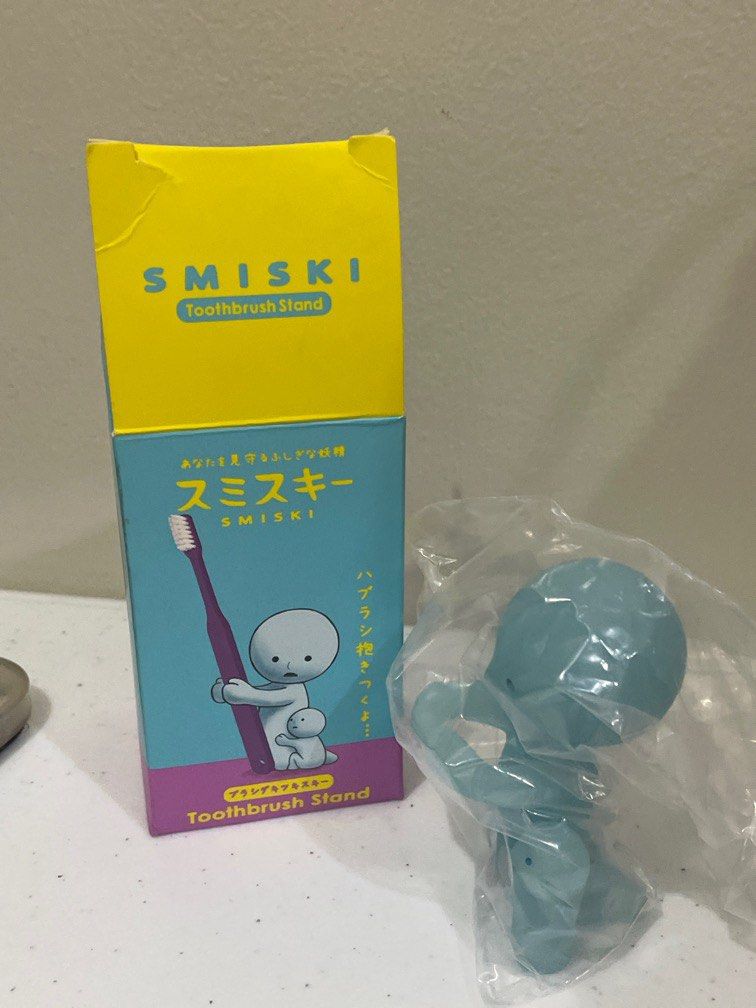 Smiski Hugging Toothbrush Stand, Hobbies & Toys, Memorabilia ...