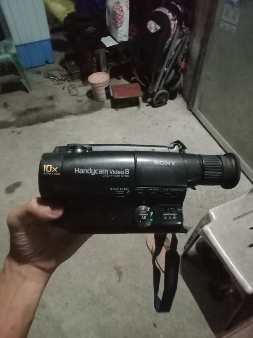 SONY handycam Video8 (CCD-TR330), Photography, Video Cameras on Carousell
