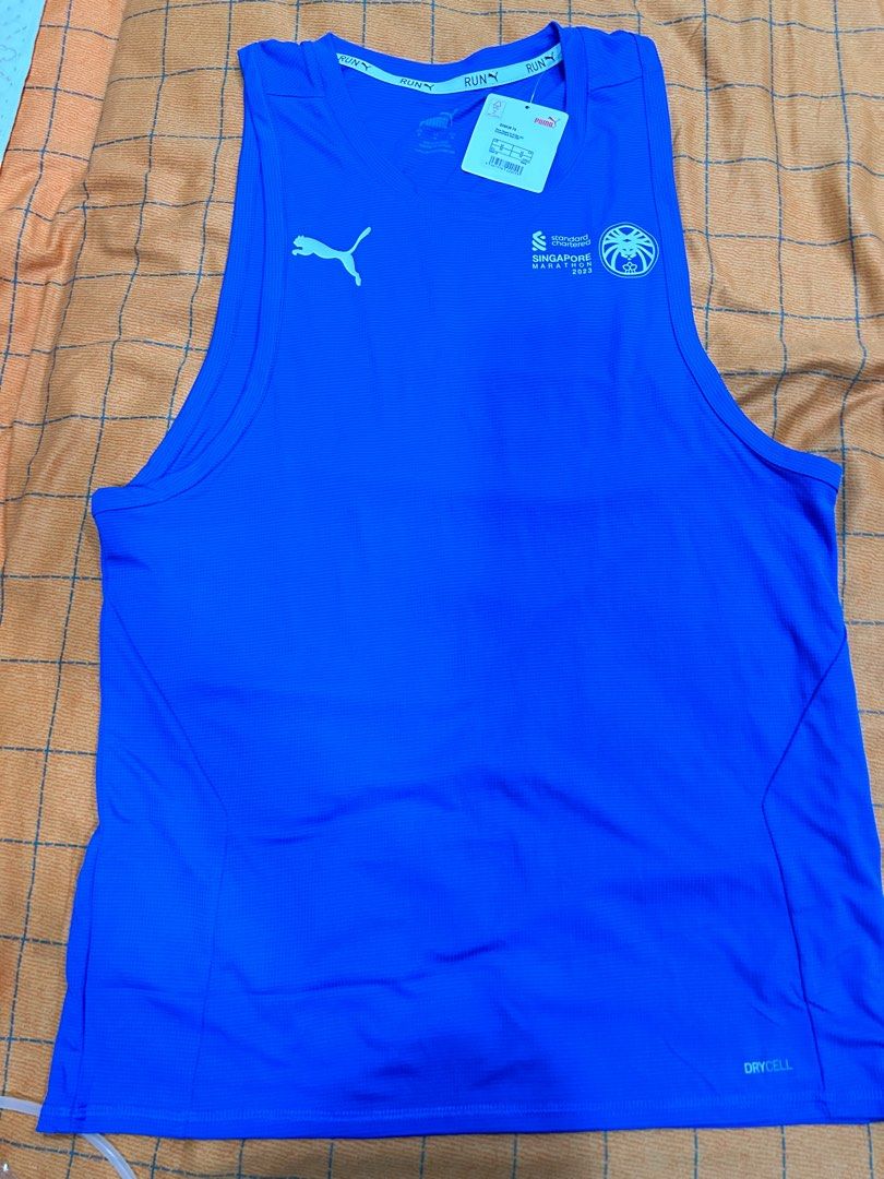 standard chartered 2024 race singlet, Men's Fashion, Activewear on ...