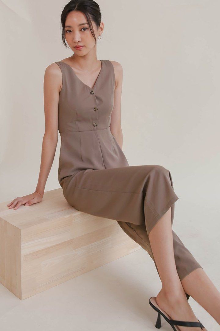 The Willow Label Judith Buttonfront Jumpsuit in Etoupe, Women's Fashion ...