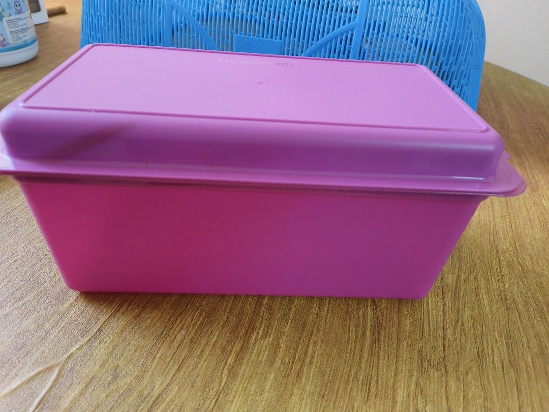 Tupperware Bread storage, Furniture & Home Living, Kitchenware ...