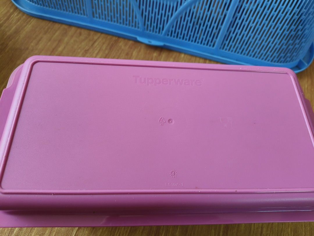 Tupperware Bread storage, Furniture & Home Living, Kitchenware ...