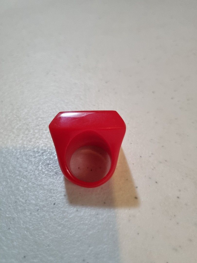 Vintage bakelite ring, Hobbies & Toys, Memorabilia & Collectibles, Vintage Collectibles on Carousell