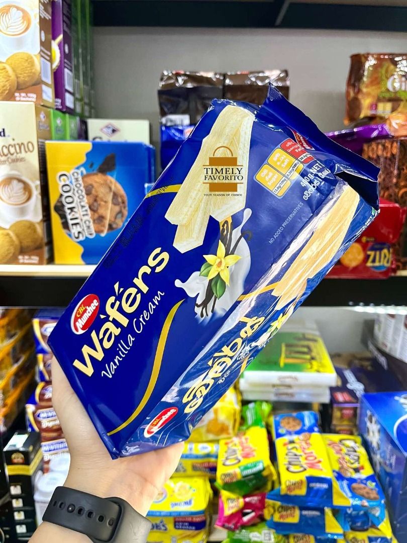 Wafers Chocolate/Vanilla Cream 400g, Food & Drinks, Packaged & Instant ...