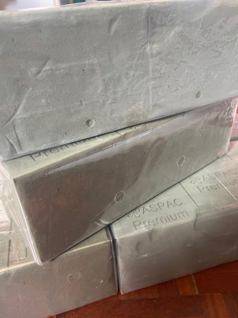 ASPAC Premium floral foam, 女裝, 手袋及銀包, 銀包、卡片套 - Carousell