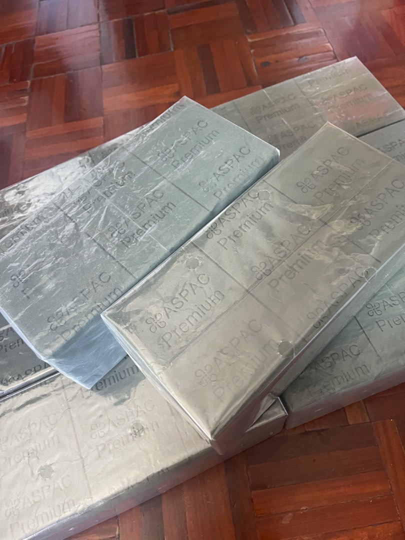ASPAC Premium floral foam, 女裝, 手袋及銀包, 銀包、卡片套 - Carousell