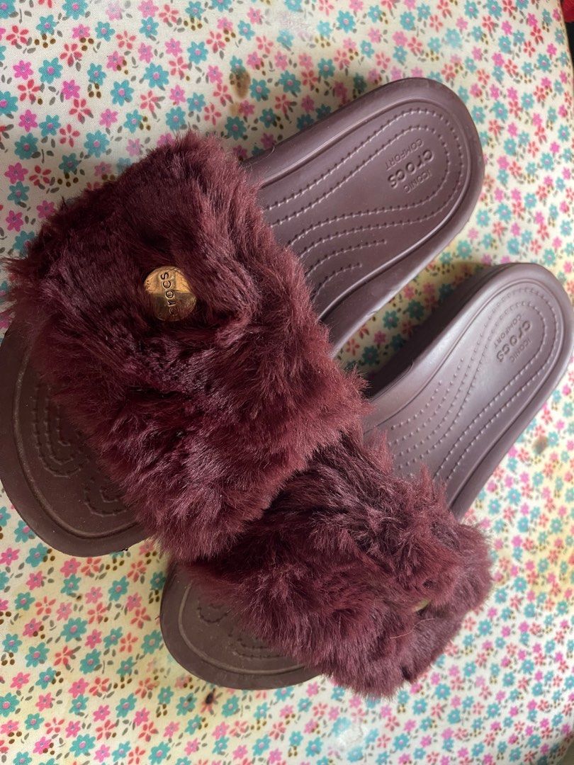 CROCS furry slip on, Women's Fashion, Footwear, Slippers and slides on ...
