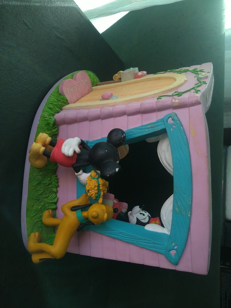 Disney resin 3R frame, 3D figures, 傢俬＆家居, 家居裝飾, 相架畫作 - Carousell