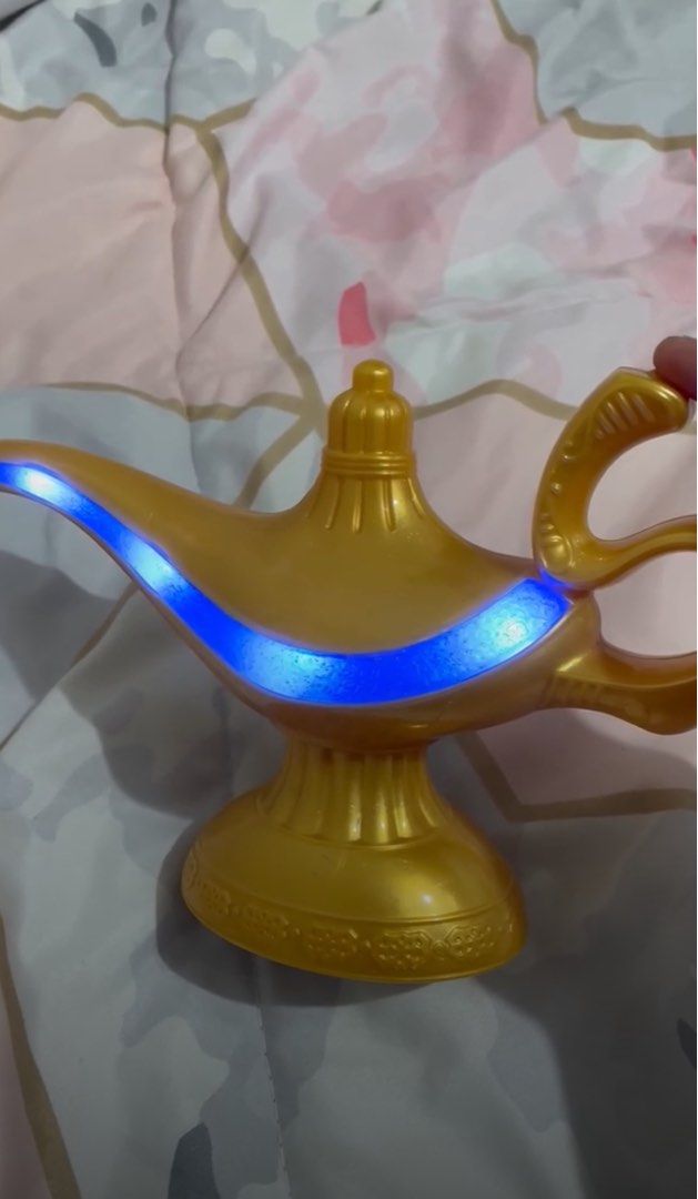 Disney Talking Aladdin Lamp, Hobbies & Toys, Memorabilia & Collectibles ...