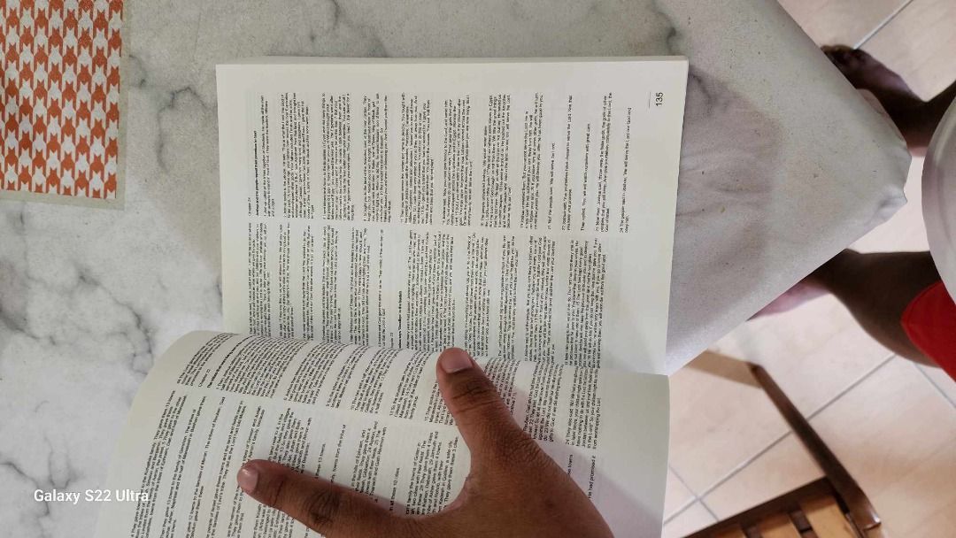 Easy-to-Read Version of the Holy Bible, Hobbies & Toys, Books ...