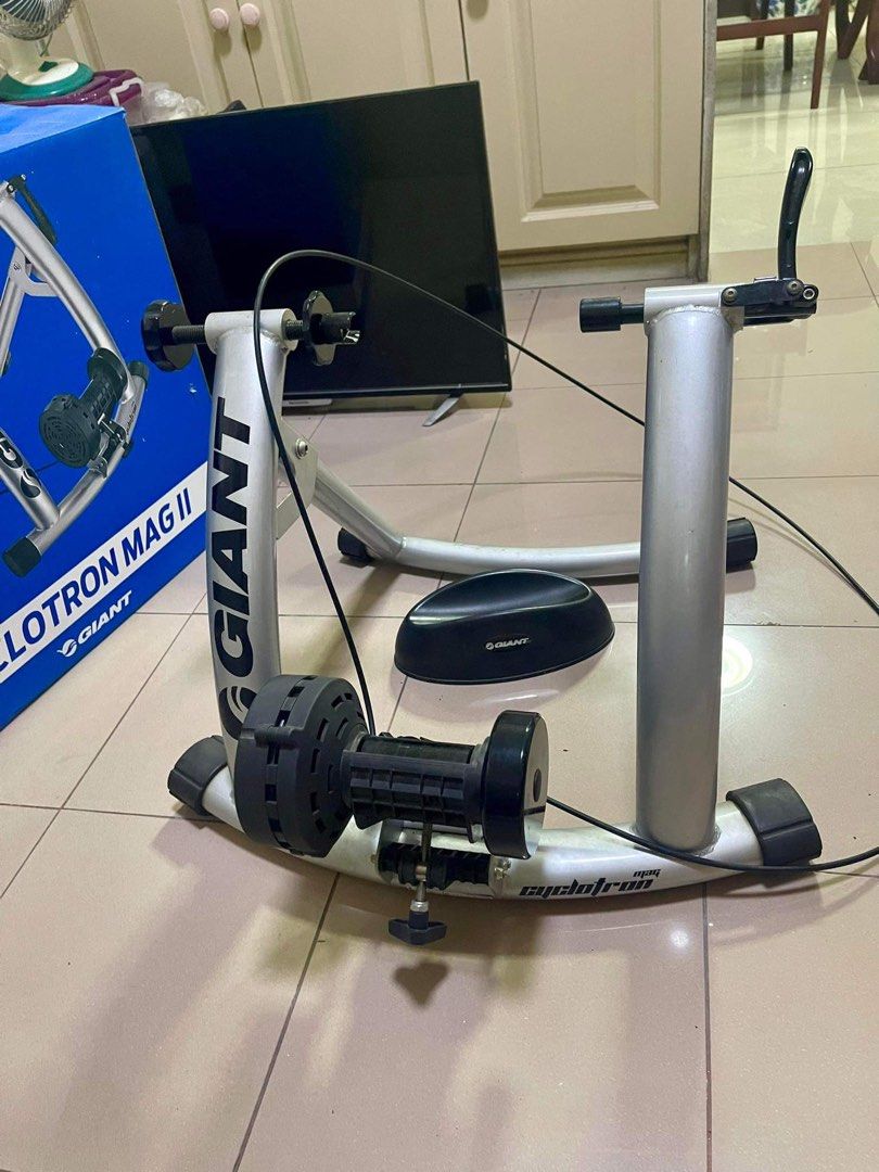Giant Cyclotron Mag II Bike Trainer, Everything Else, Others on Carousell