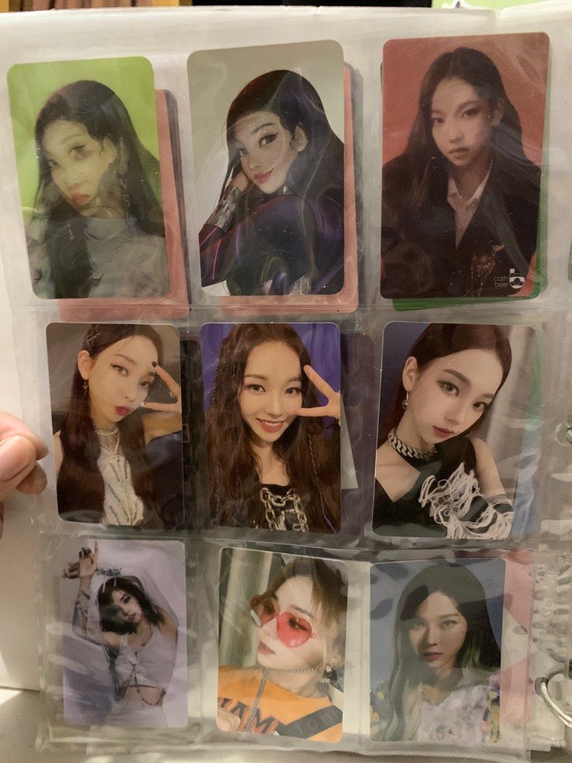 Jeongyon Hanger, IU Giselle Karina photocards, Hobbies & Toys, Memorabilia & Collectibles, K ...