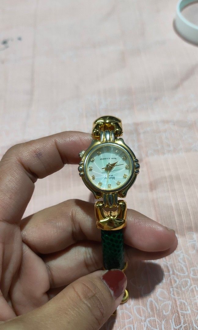 Klaeuse Quartz Pearl & Diamond, Women's Fashion, Watches & Accessories ...