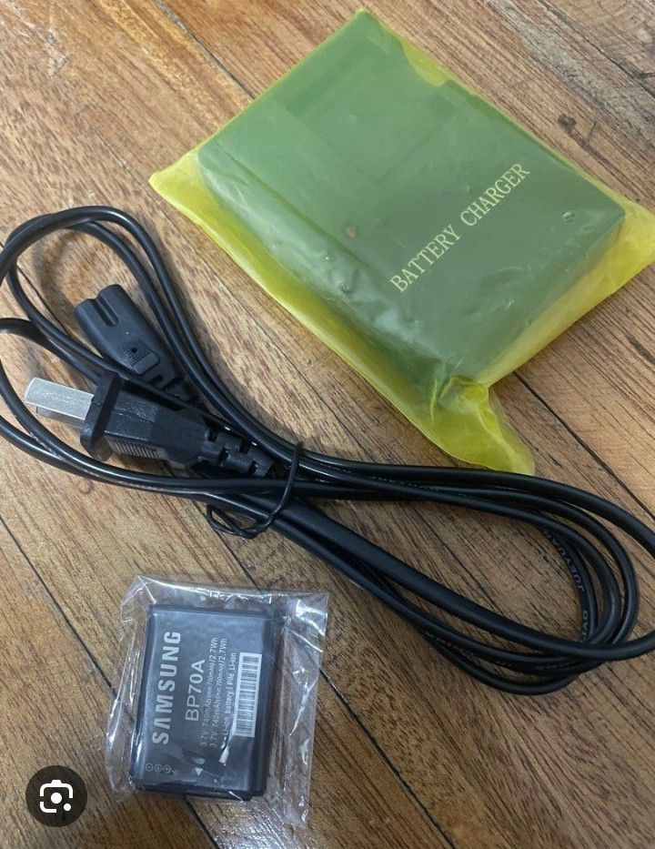 LF SAMSUNG ES80 BATTERY AND CHARGER, Photography, Photography ...