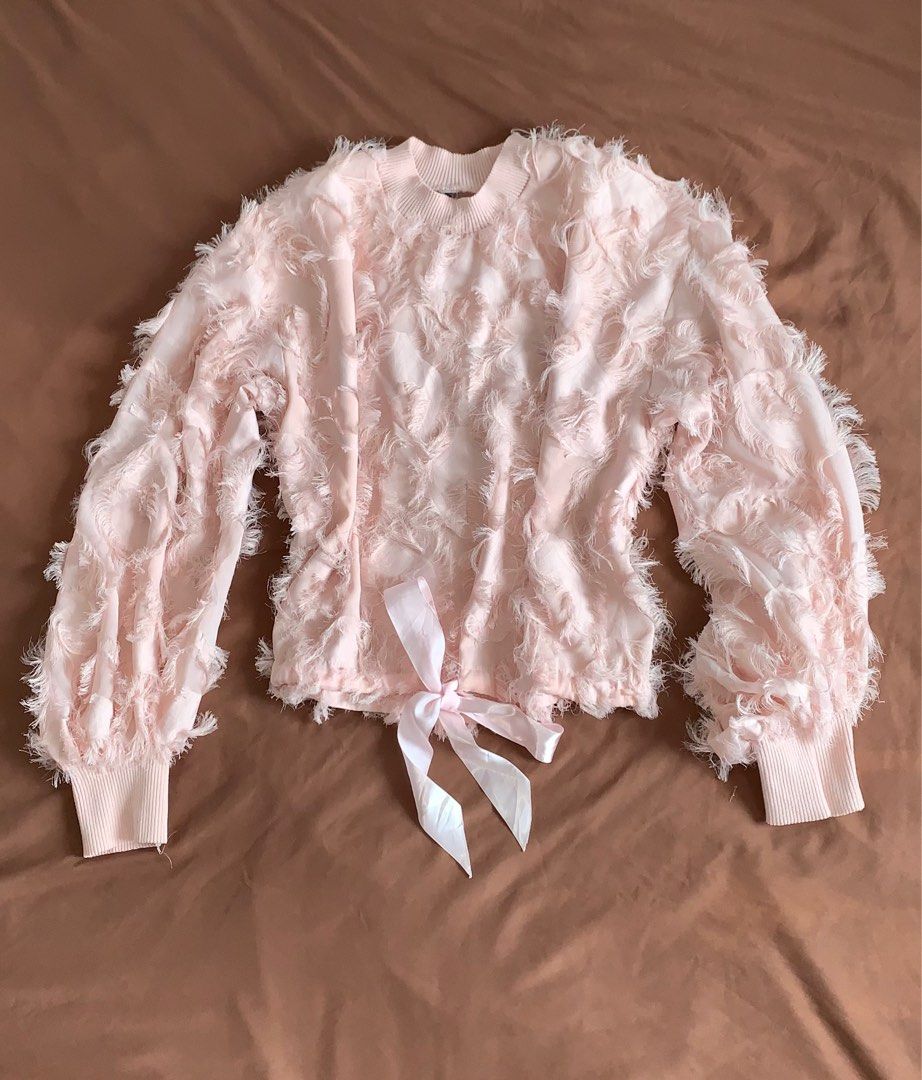 Light Pink Feather Top, Women's Fashion, Tops, Blouses on Carousell