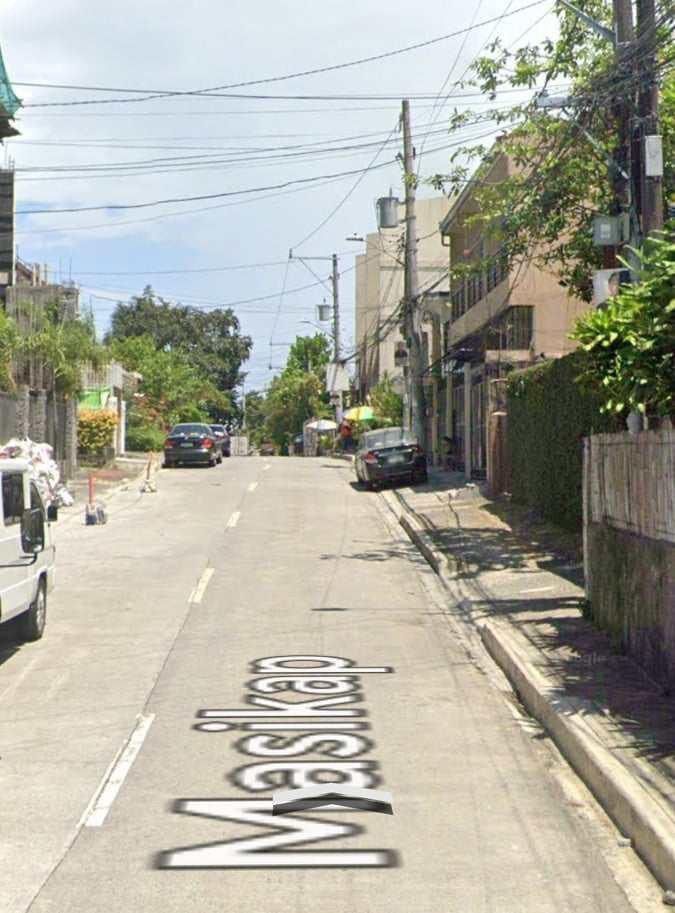 Lot with Old house in Masikap Street, Brgy.Pinahan, Quezon City ...
