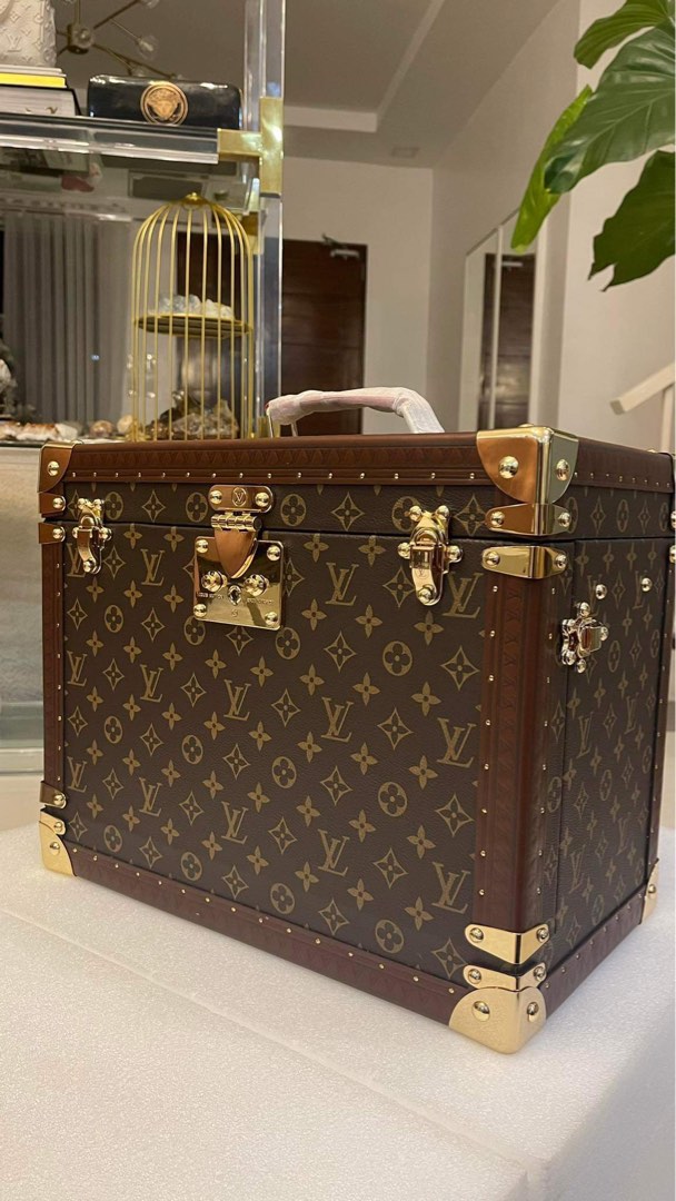 Louis vuitton trunk tea set, Luxury, Bags & Wallets on Carousell