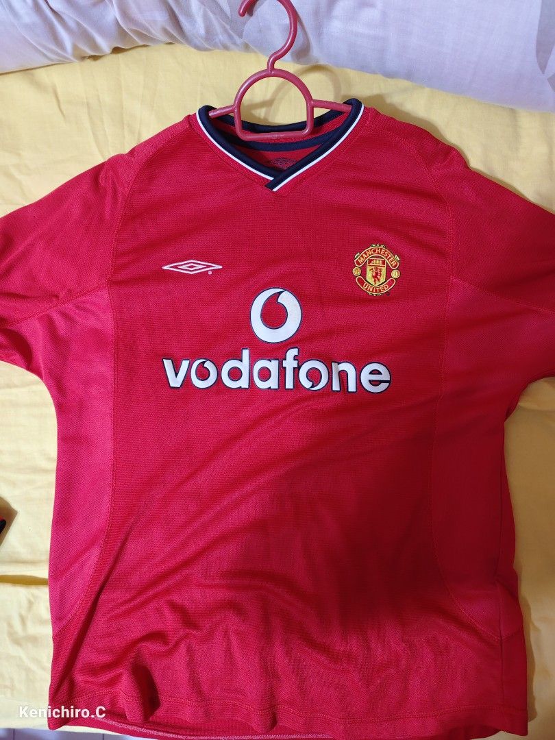 Manchester United 2001/2002 Home jersey, Men's Fashion, Activewear on ...