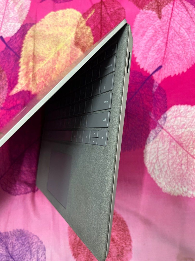 Microsoft Surface Laptop 2 || i7-8th Gen || 16GB RAM || 512GB SSD M.2 ...