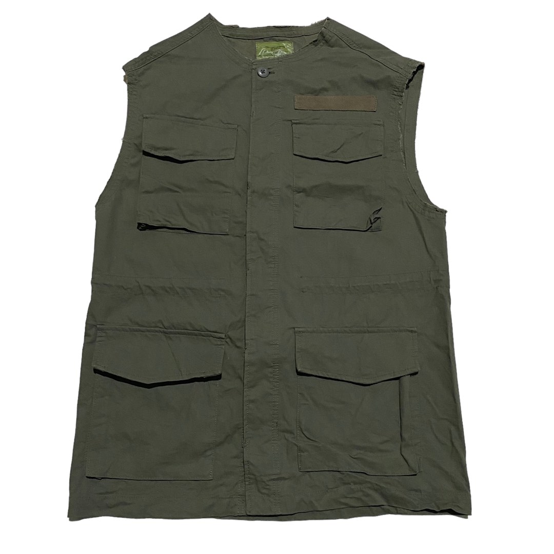 Niko and green olive military vest, Fesyen Pria, Pakaian , Baju Luaran ...