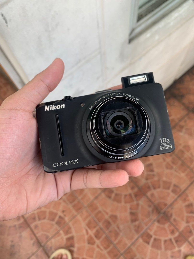 NIKON COOLPIX S9300 POP FLASH (RARE), Photography, Cameras on Carousell