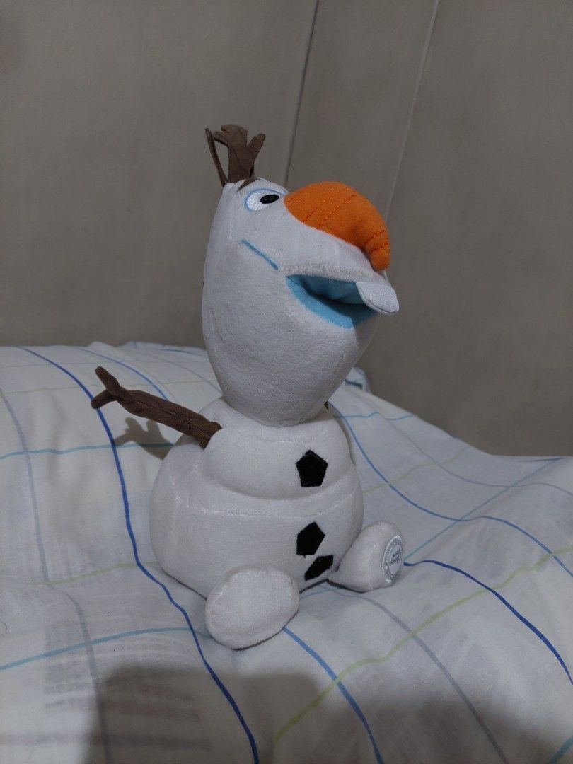 Original Olaf Stuffed Toy, Hobbies & Toys, Toys & Games on Carousell