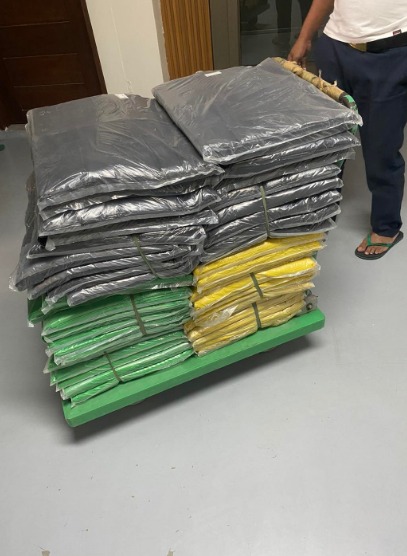 TRASH / GARBAGE BAGS - ASSORTED COLOR, Furniture & Home Living ...