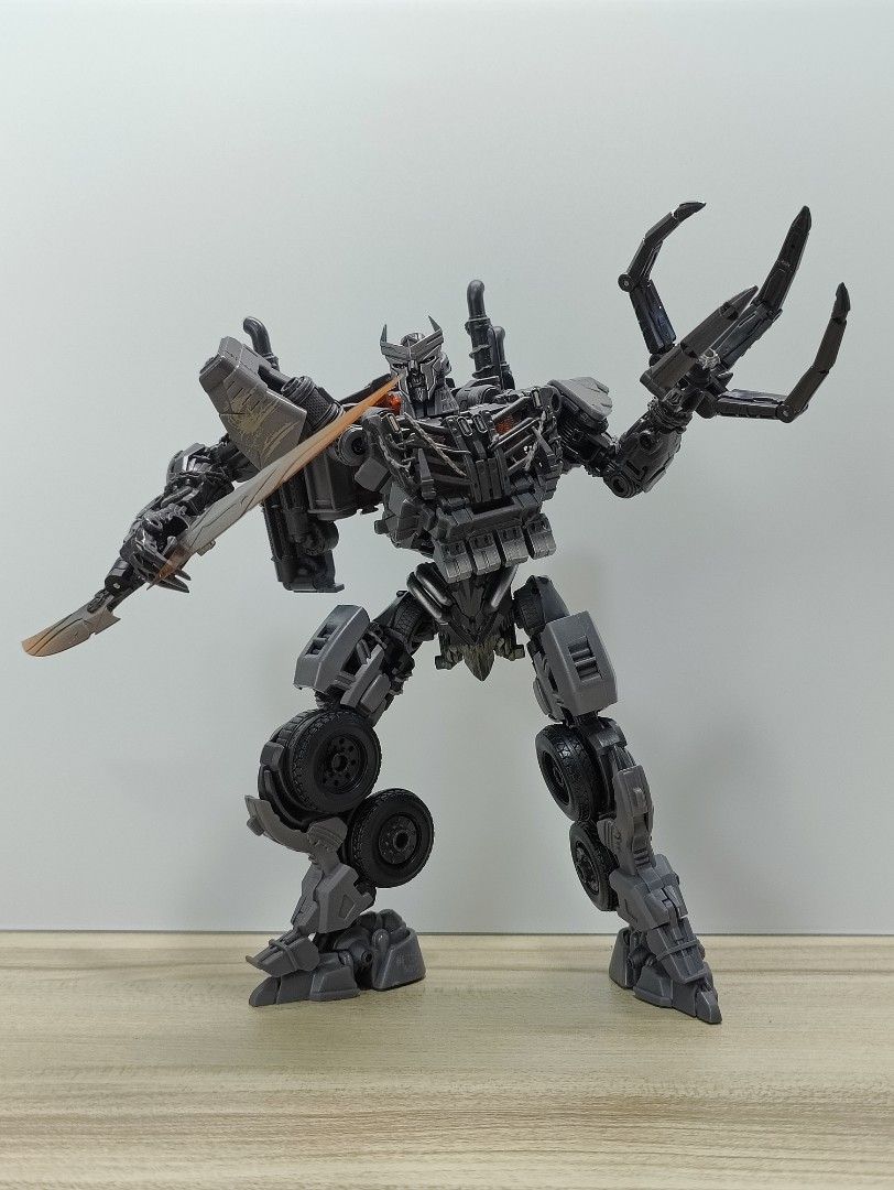 Scourge + Upgrade kit (Transformers Studio Series 101 ROTB Leader Class ...