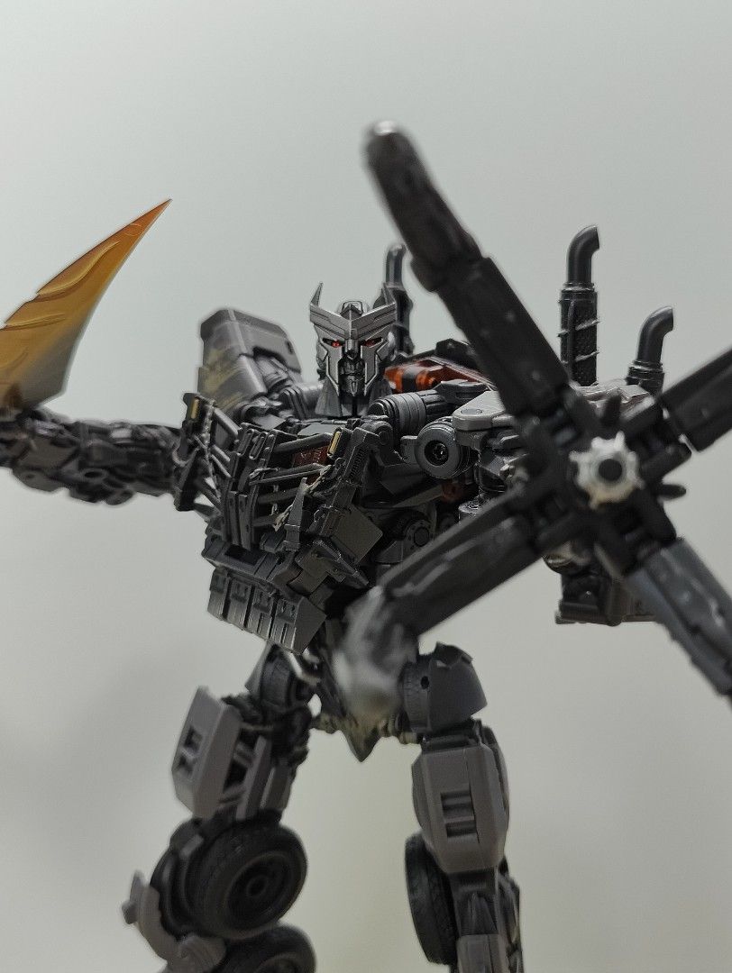 Scourge + Upgrade kit (Transformers Studio Series 101 ROTB Leader Class ...