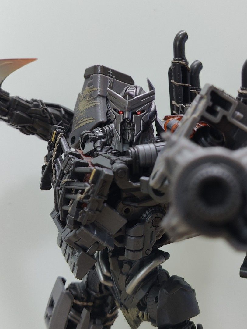 Scourge + Upgrade kit (Transformers Studio Series 101 ROTB Leader Class ...