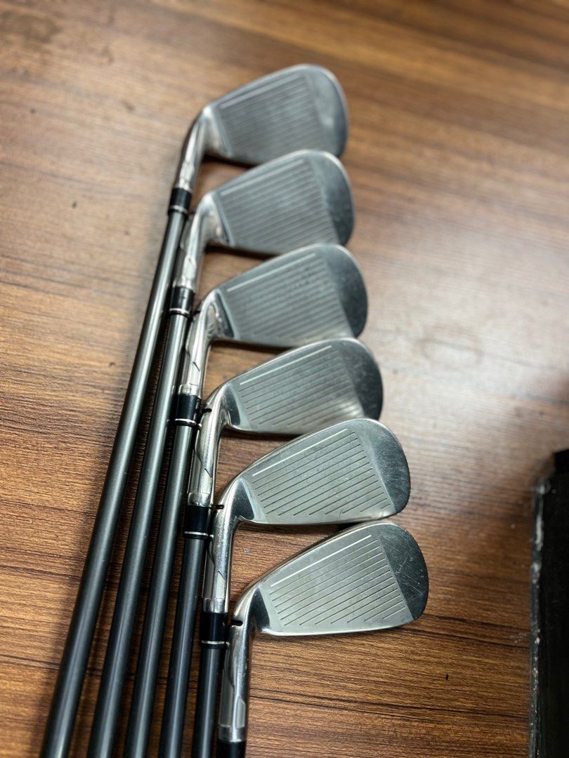 Taylormade SIM MAX Irons (5-P) (6 Pieces) [With Tensei Blue TM60 Regular Flex Graphite shafts ...