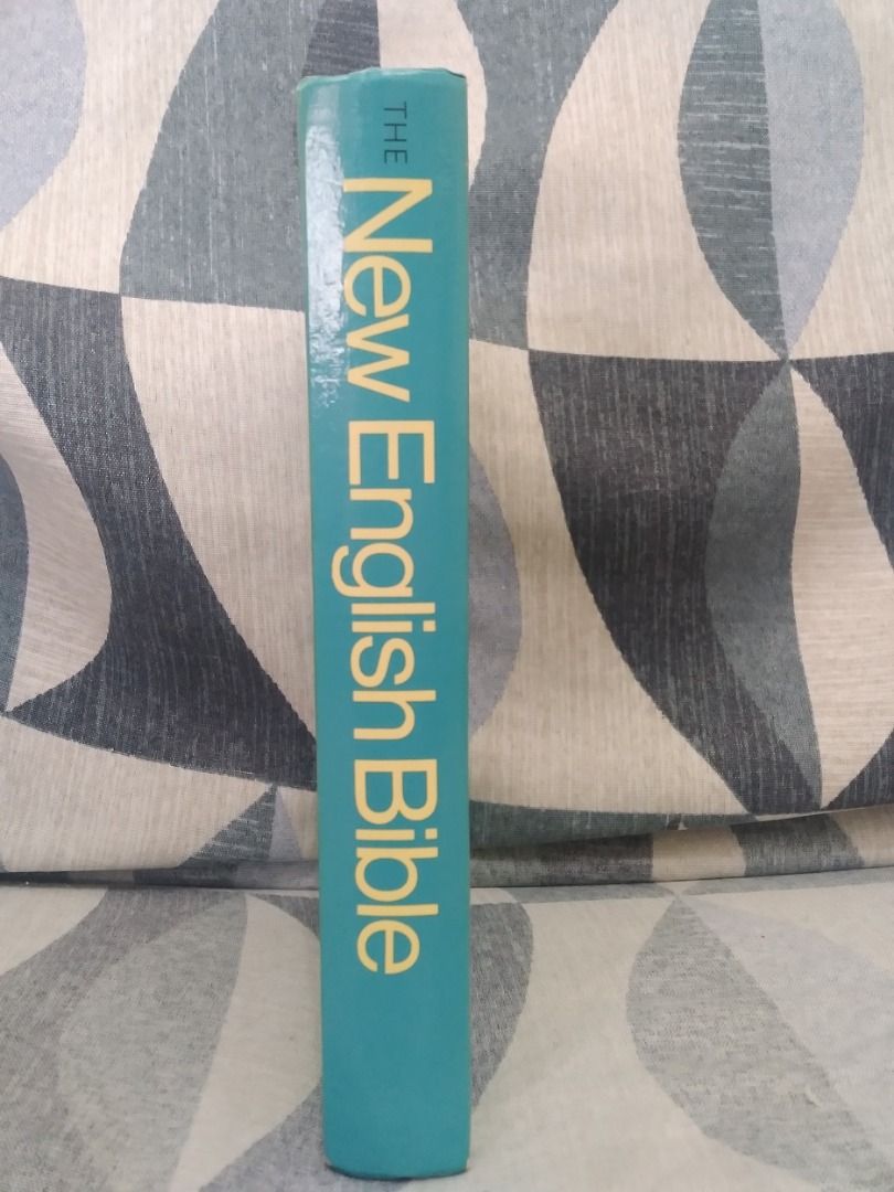 The New English Bible: Illustrated Edition, Hobbies & Toys, Books ...