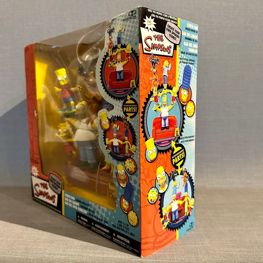 The Simpsons Figures in Couch Gag Deluxe Box Set by McFarlane Toys ...