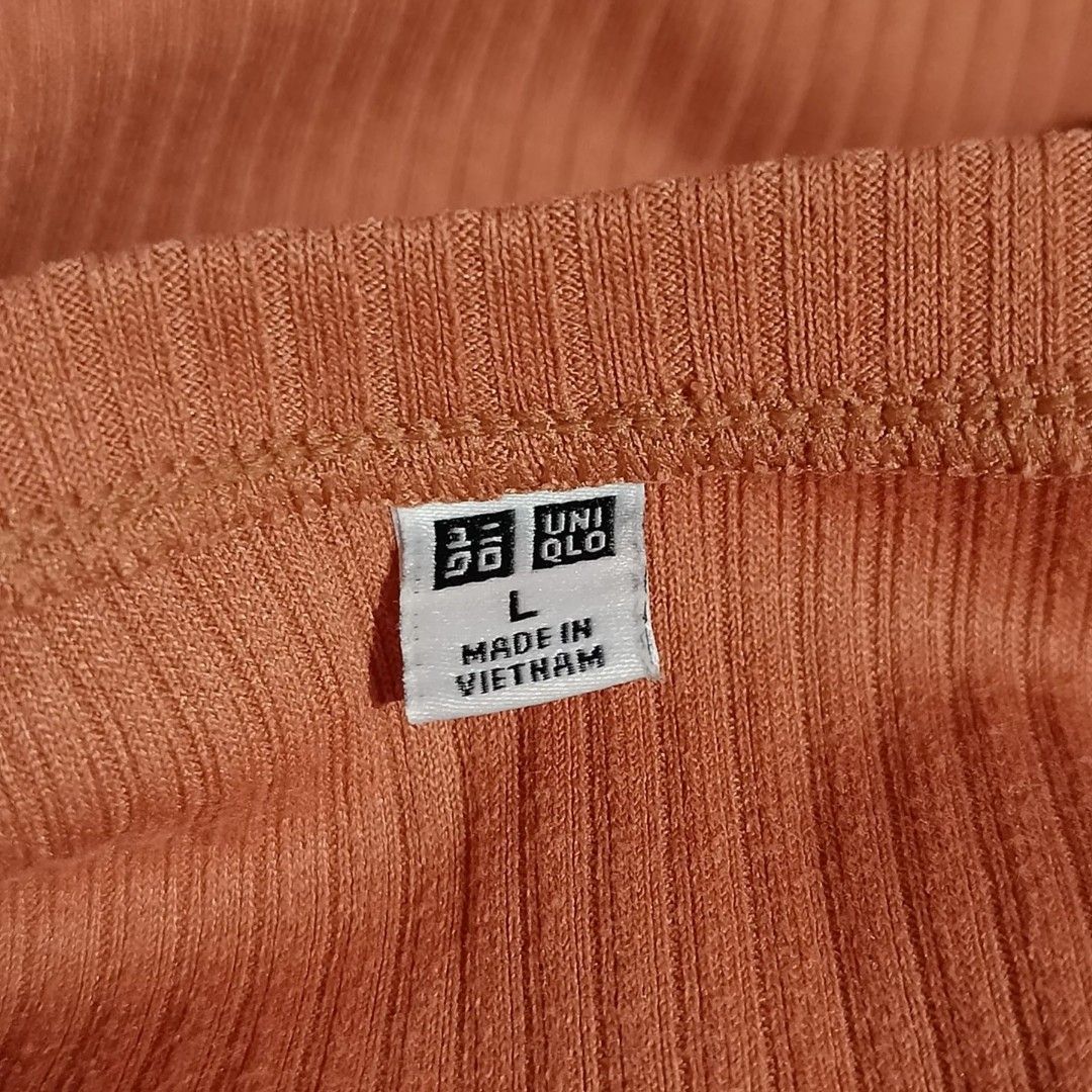 UNIQLO Ribbed Top, Women's Fashion, Tops, Shirts on Carousell