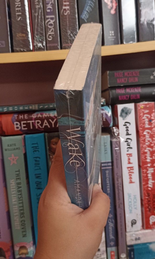 Wake - Amanda Hocking, Hobbies & Toys, Books & Magazines, Fiction & Non ...