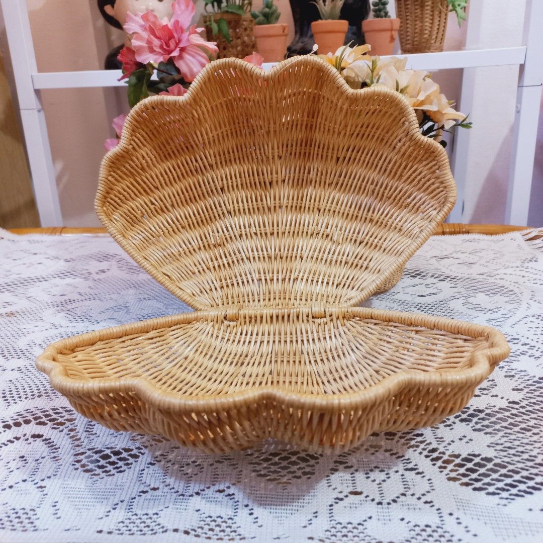Wicker rattan clam shell clutch basket decor, Hobbies & Toys ...