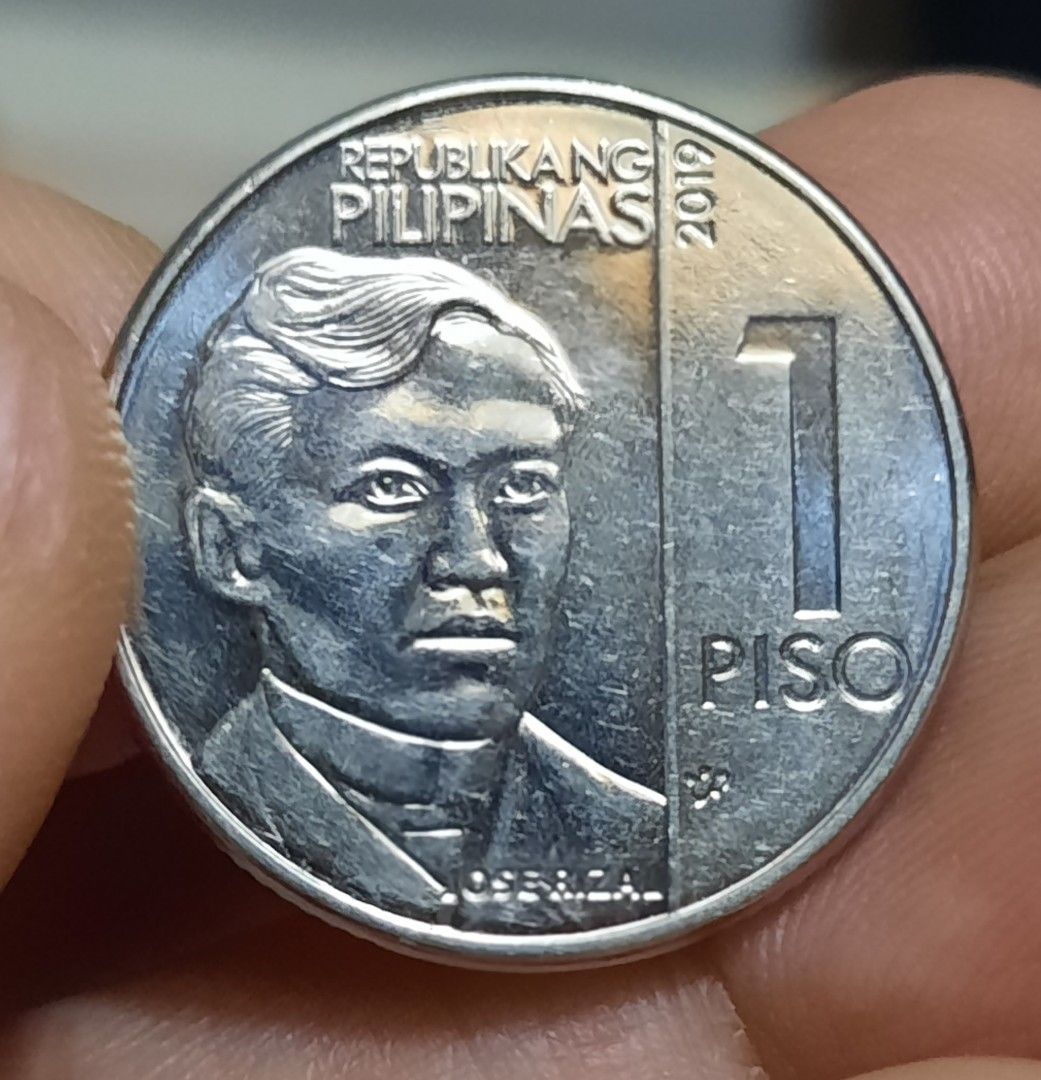2019 1 Piso coin mintmark above 'L' of Rizal 2pcs, Hobbies & Toys ...