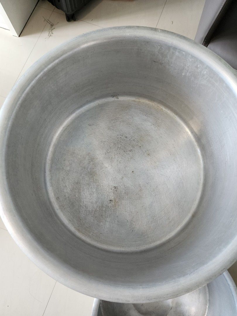 2 Big cooking pots. 20 and 21 inches each., TV & Home Appliances ...