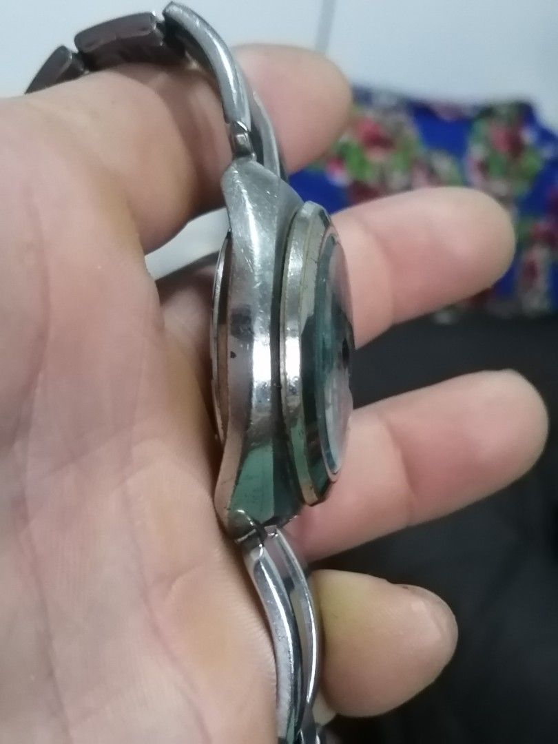 Authentic vintage AKA Alba V657-6030 by Seiko Quartz Black Dial Men's ...